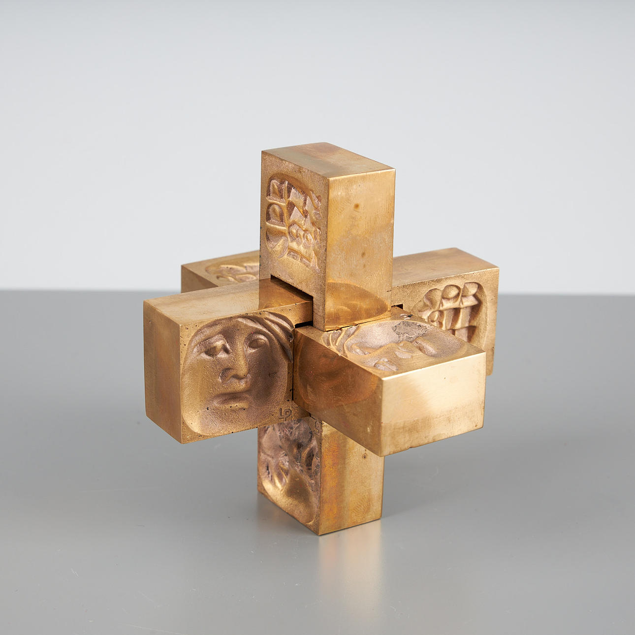 LAILA PULLINEN (1933-2015). VEISTOS, pronssi, "Need's Three Faces", signeerattu LP ja numeroitu ...