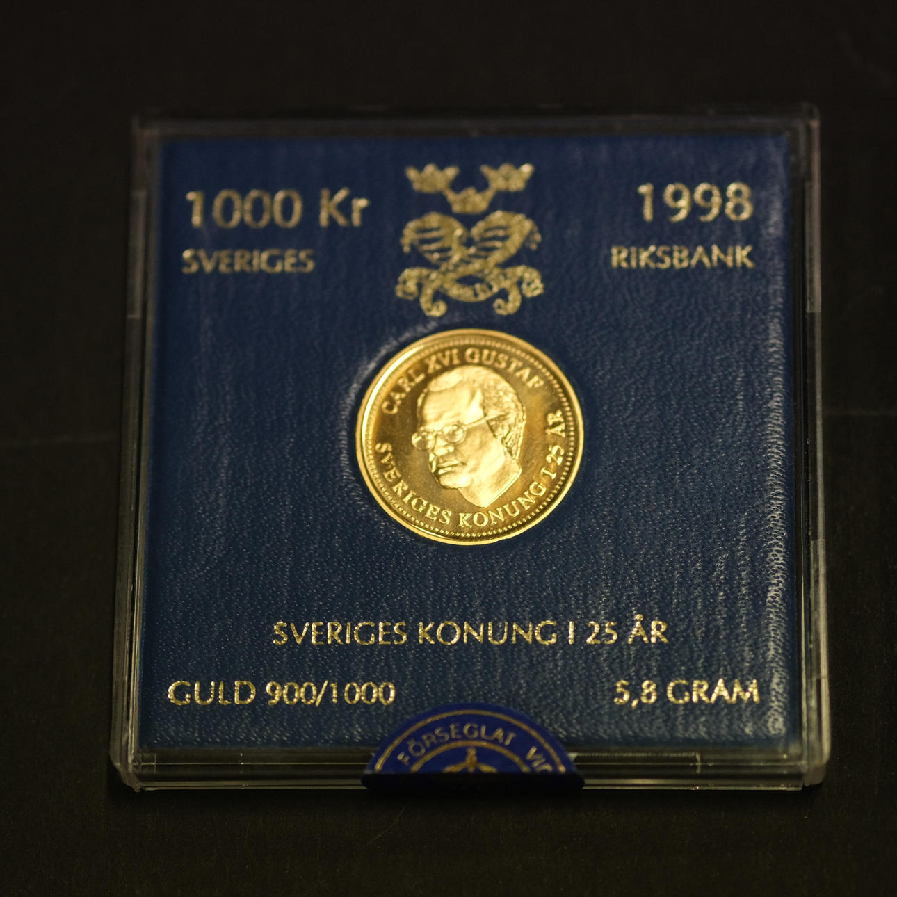 GULDMYNT, 1000 KR, 21,6 K, SVERIGES KONUNG I 25 ÅR, 1998. Mynt ...