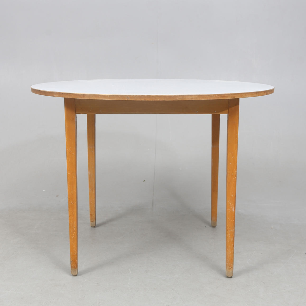 MATBORD med perstorpsskiva med mönstert "Virrvarr", design Sigvard ...