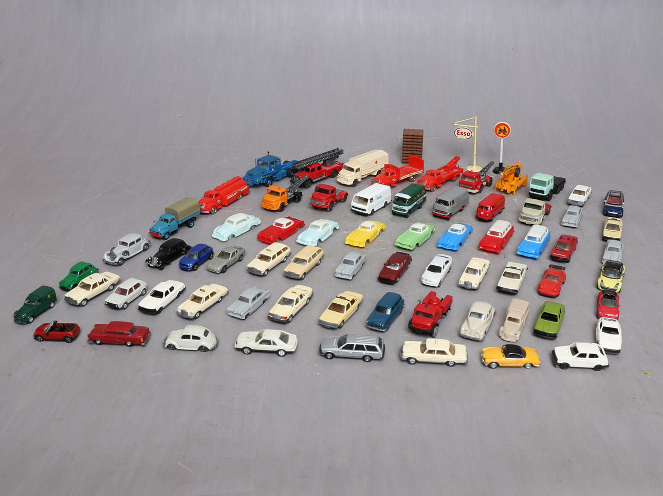 SAMLING LEKSAKSBILAR, 69 st, de flesta i skala 1:87 (HO). Leksaker ...