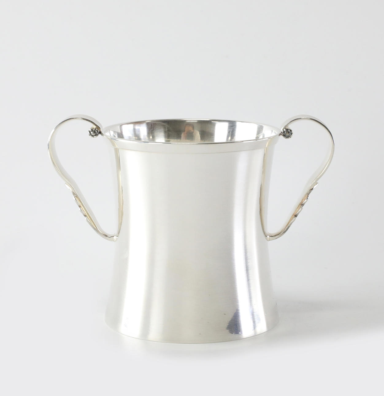 JACOB ÄNGMAN. bägare, silver, Från Stockholmsutställningen 1930 ...