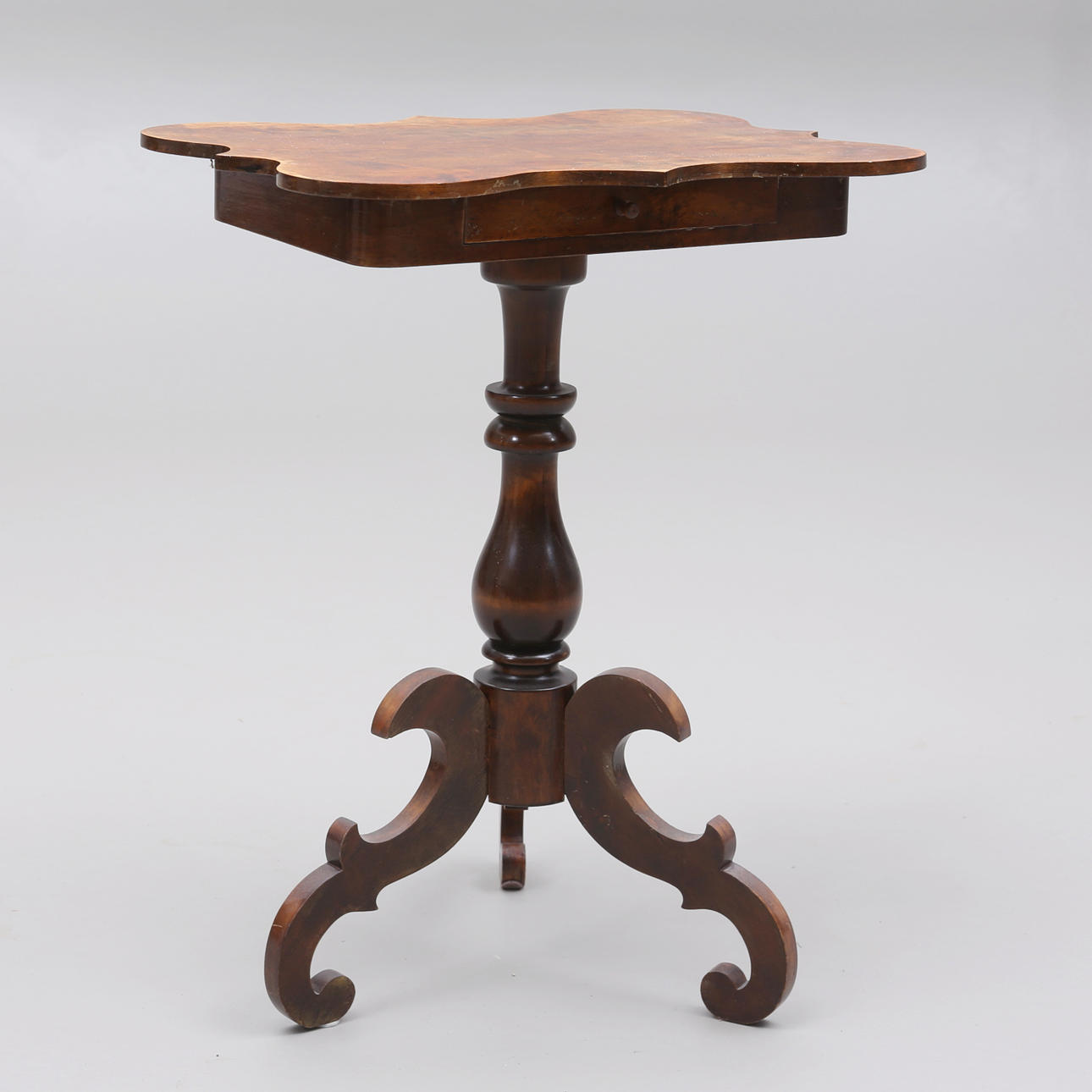 PELARBORD med låda, 1800/1900-tal. Möbler - Bord - Auctionet