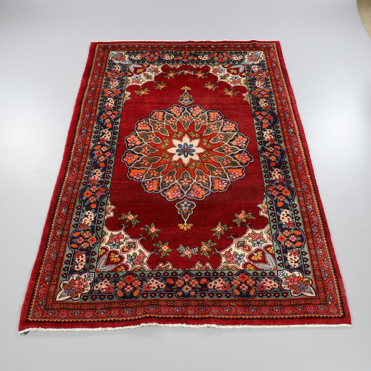 Matta, Persisk, Hamedan. Mattor & Textil - Mattor - Auctionet