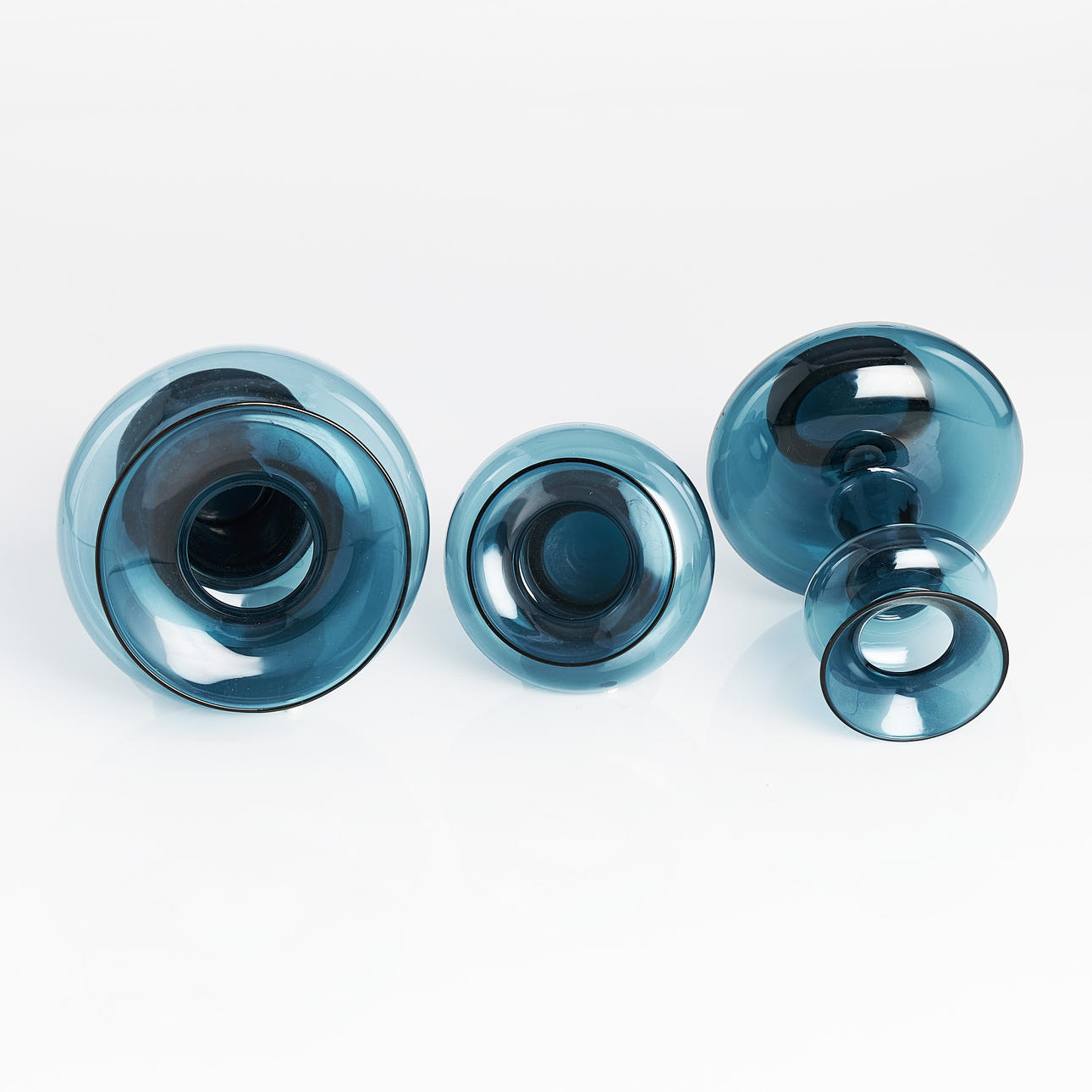 KJELL BLOMBERG. Vases, 3 pieces, Gullaskruf 1960s, blue tinted glass ...