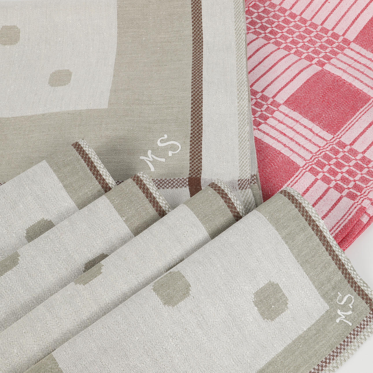 DUKAR SAMT SERVETTER, 13 delar, linne. Mattor & Textil - Textil - Auctionet