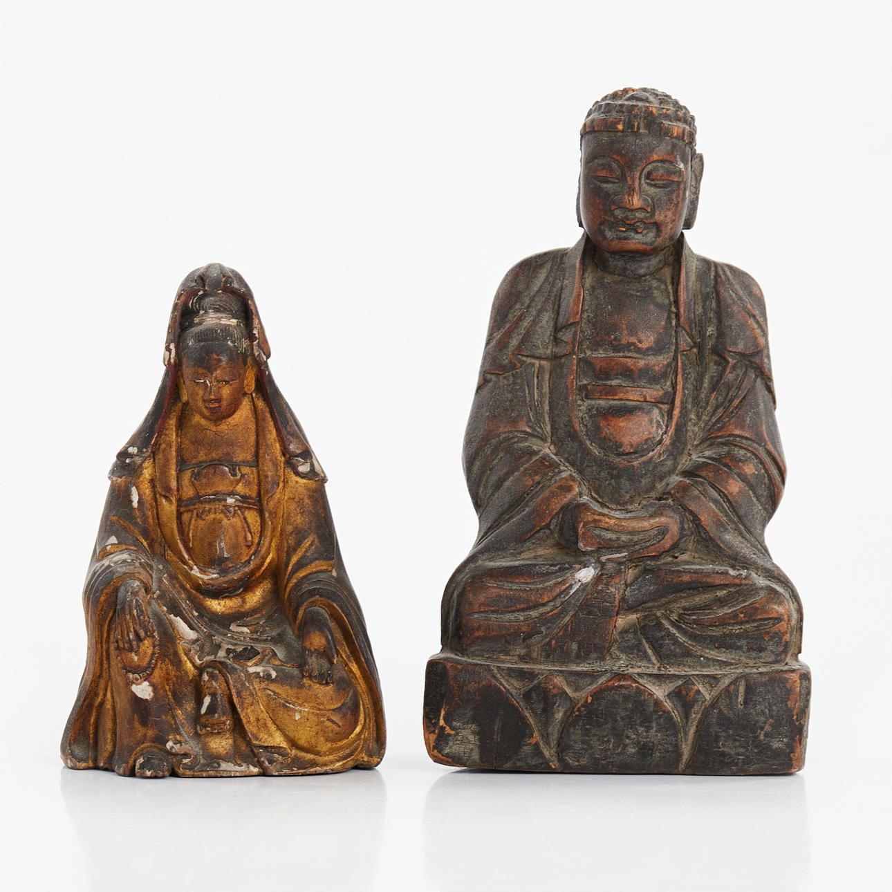 SKULPTURER, 2 stycken, Buddha och Guanyin, Kina, Qing (1644–1912), 1800 ...
