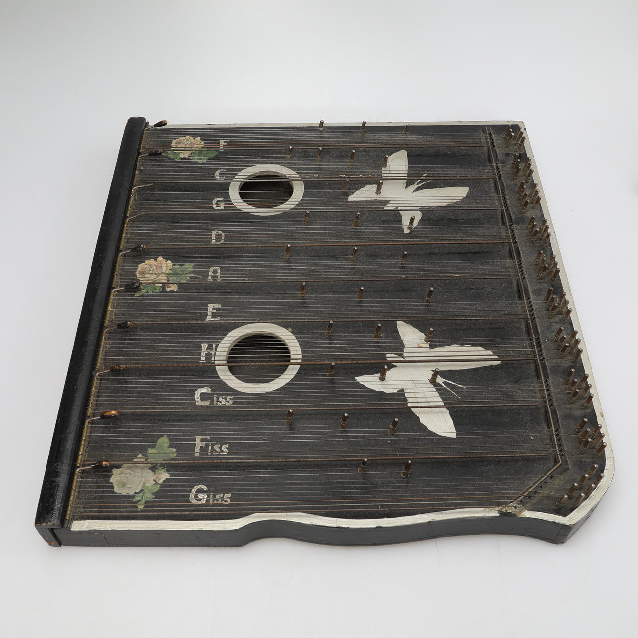 CITTRA. Samlarföremål - Musikinstrument - Auctionet