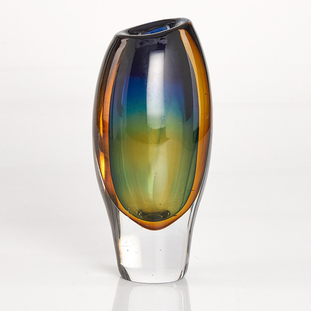 ERNEST GORDON. Vase, glass, signed and numbered 5057. Glass - Other ...
