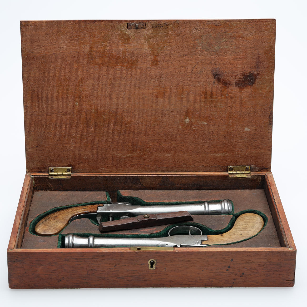 FICKPISTOLER, i låda 1800 tal. Vapen & Militaria - Skjutvapen - Auctionet