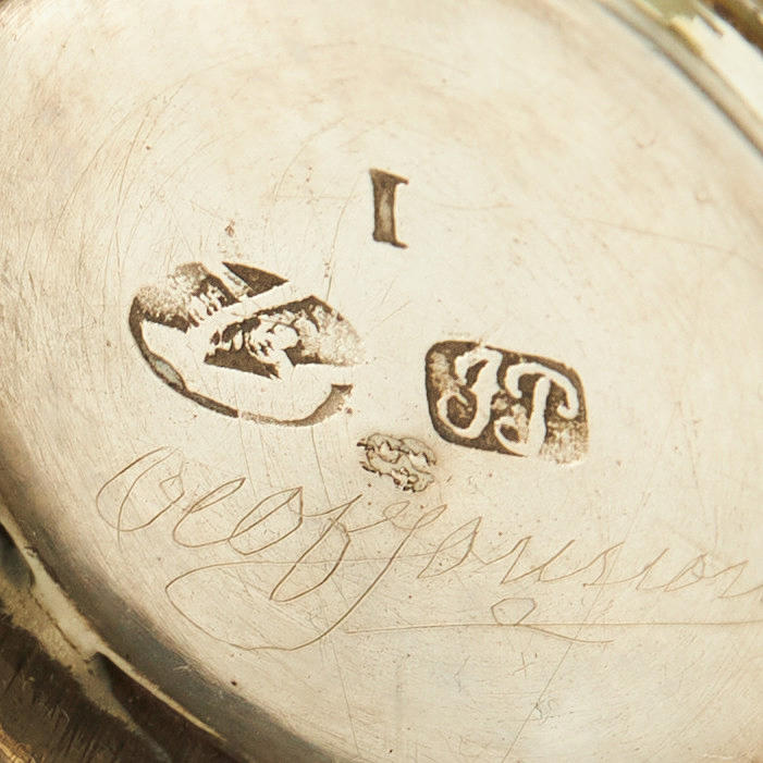 BÄGARE, 2 st, silver, graverad dekor, godronerade fotringar, Carl ...