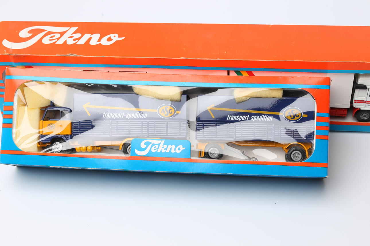 TEKNO, 2 st modellbilar, ASG samt Volvo/Bilspedition i ...