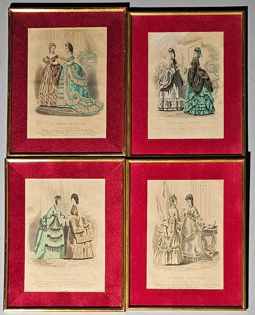 SAMLING AV 4 FRANSKA UTSKRIFTER ”LA MODE ACTUELLE”. Konst - Grafik ...
