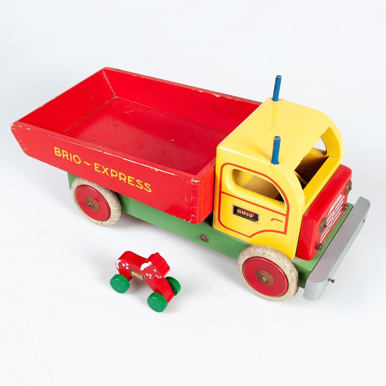BRIO. två delar, Brio express samt häst. Leksaker - Leksaker - Auctionet
