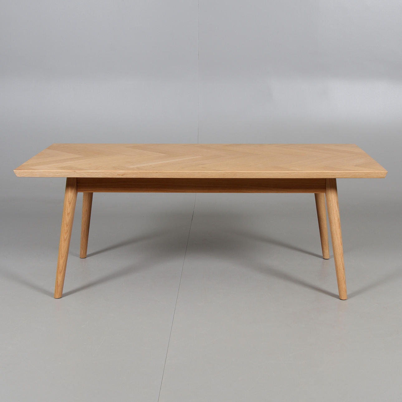 SOFFBORD, ek, "SIRI", Mio Möbler. 2000-al. Möbler - Bord - Auctionet