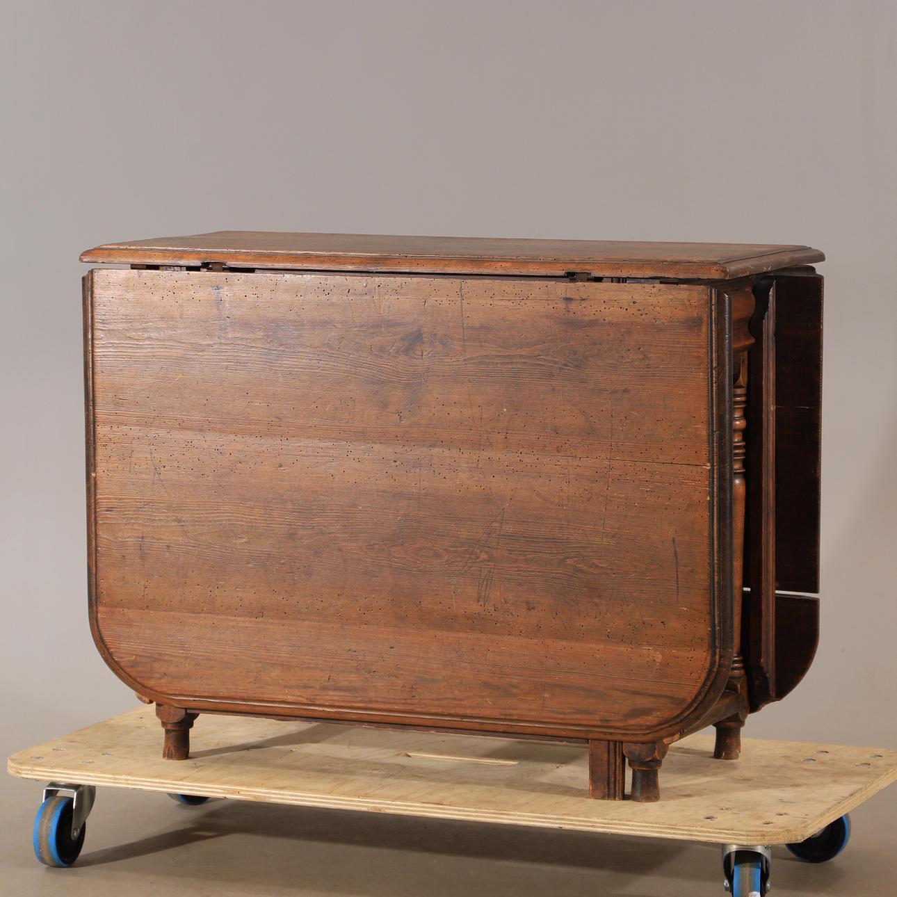SLAGBORD med låda, 1800-tal. Möbler - Bord - Auctionet