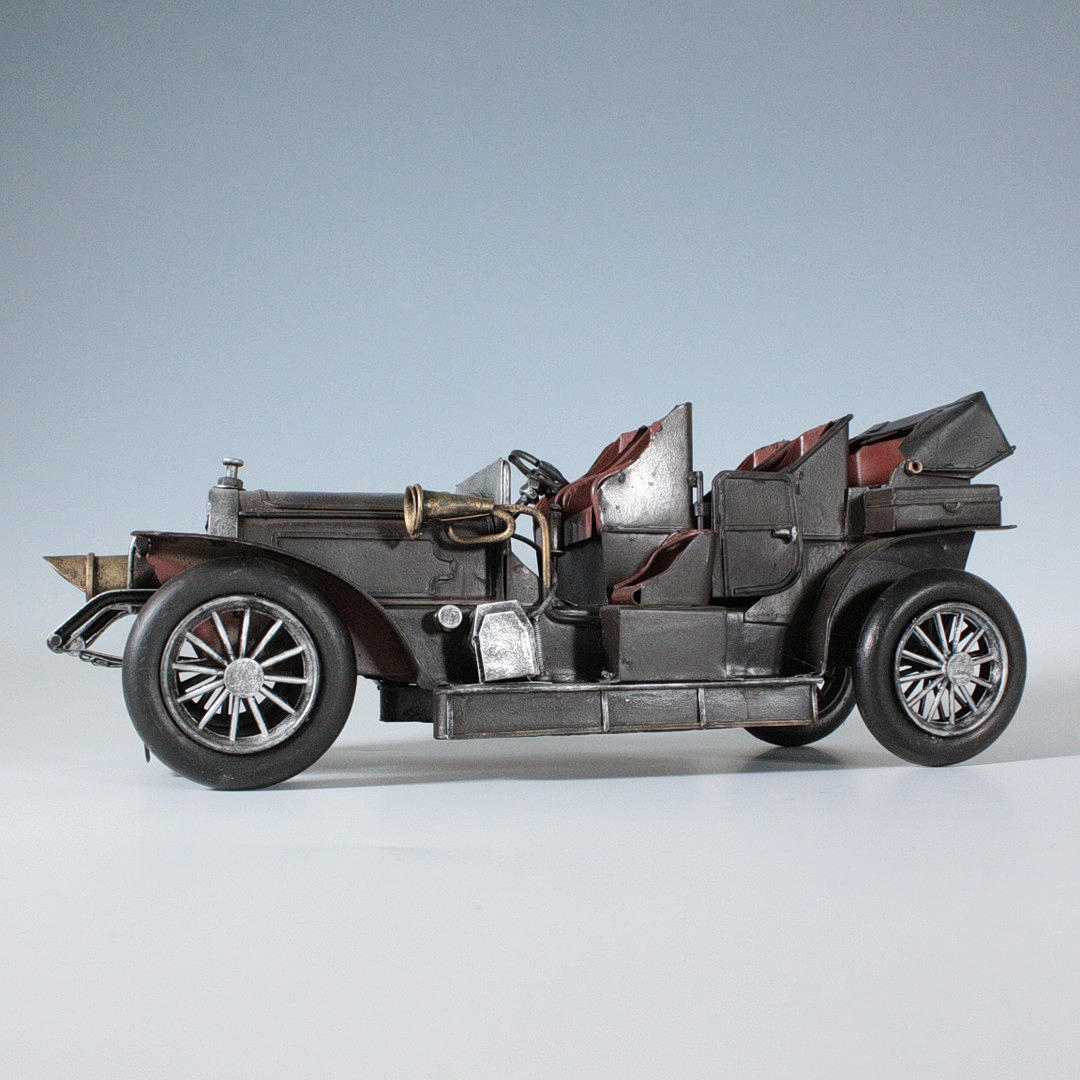 bilmodell, ”vintage bil”, plåt. Konst - Skulptur - Auctionet