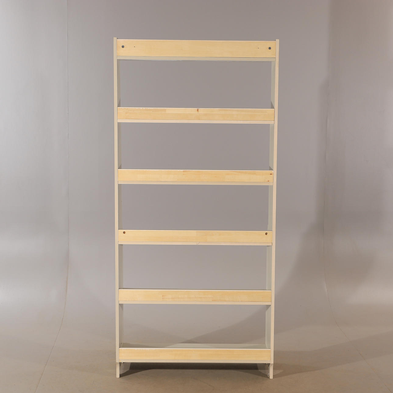 BOKHYLLA, "Leksvik", gråmålad, Ikea. Möbler - Skåp & Hyllor - Auctionet