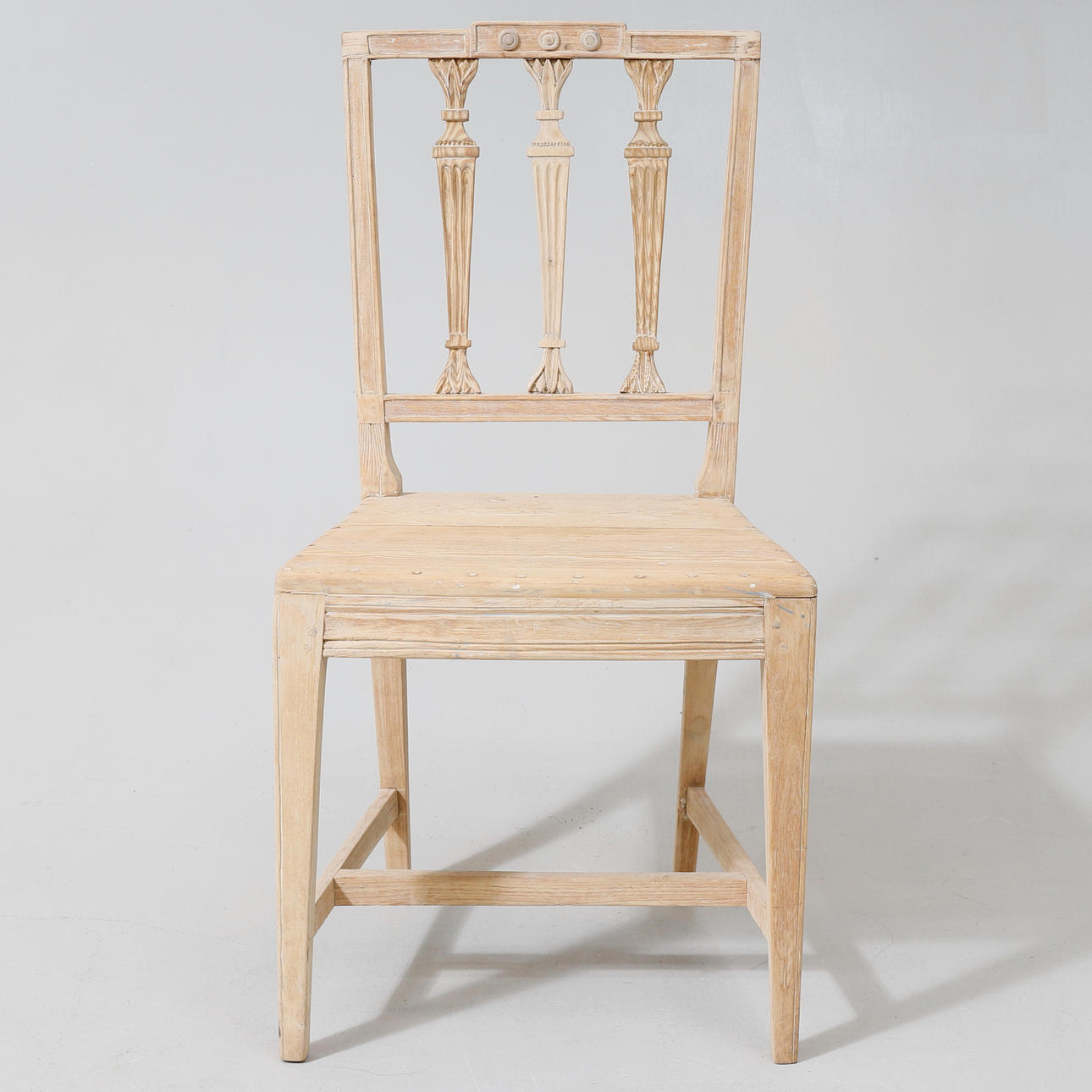 STOL, Lotus, Sengustaviansk. Möbler - Fåtöljer & Stolar - Auctionet
