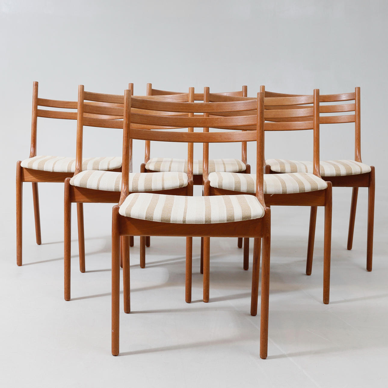 HENNING KJÆRNULF. Stolar, 6 st, teak, Korup Stolefabrik, Danmark, 1960 ...