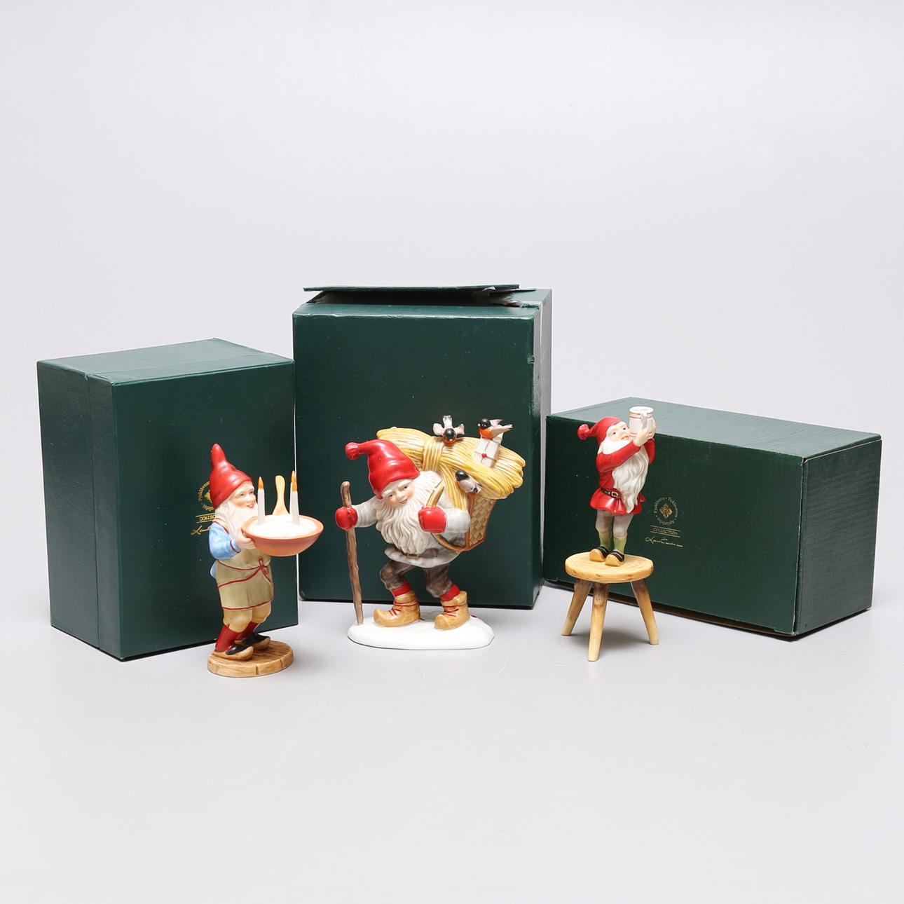 TOMTAR, 3 st, porslin, Lars Carlsson, Fyrklövern, 19/2000-tal. Keramik ...