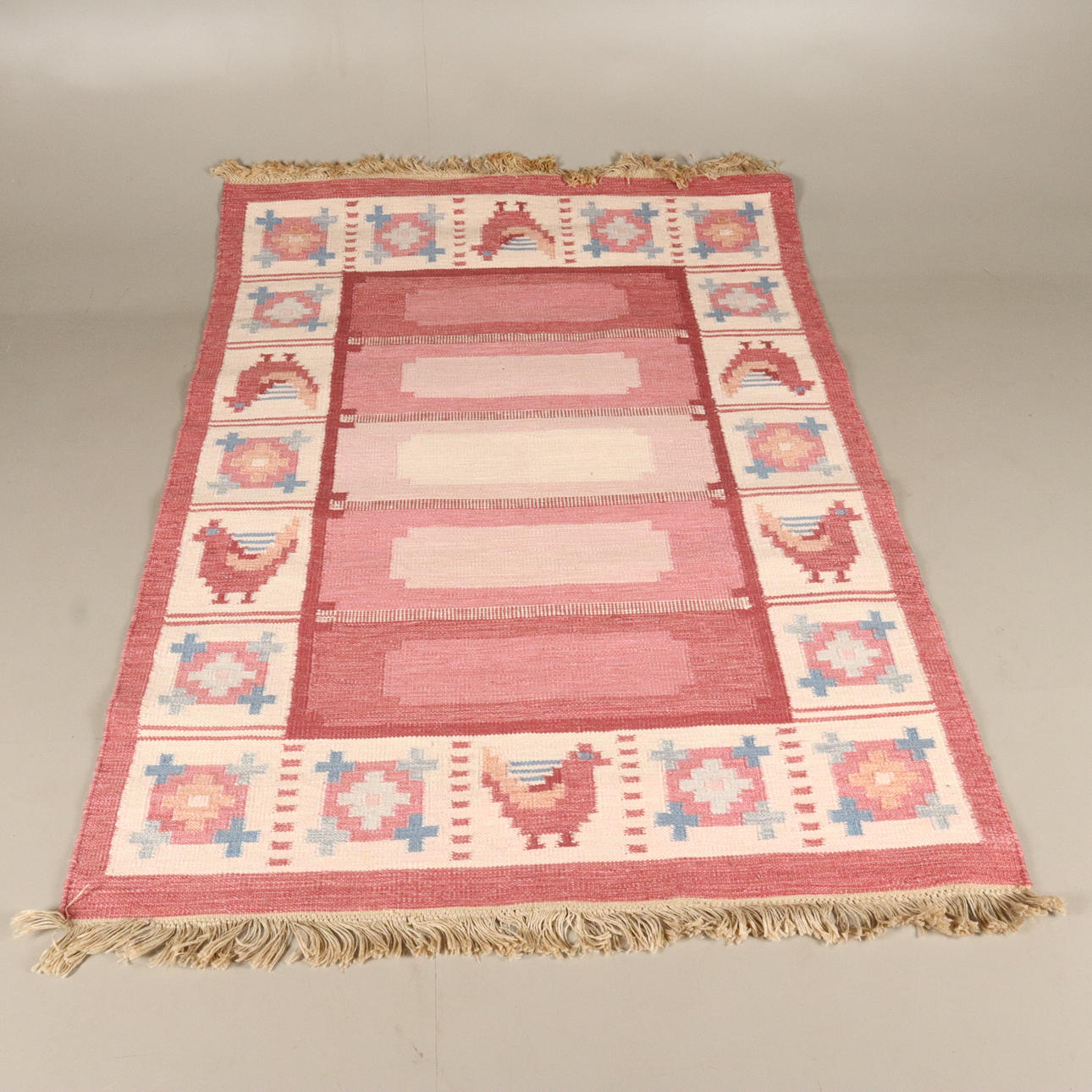 MATTA, Röllakan. Mattor & Textil - Mattor - Auctionet