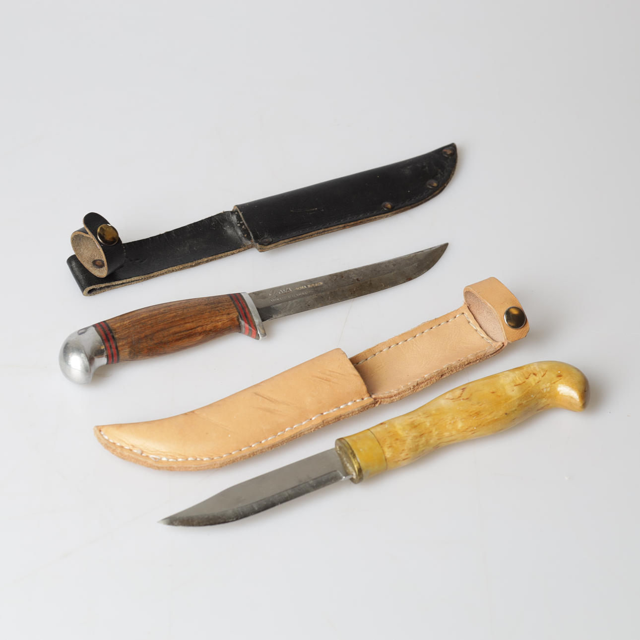 KNIVAR, 2 st, bl.a. Frosts, 1900-tal. Vapen & Militaria - Blankvapen ...