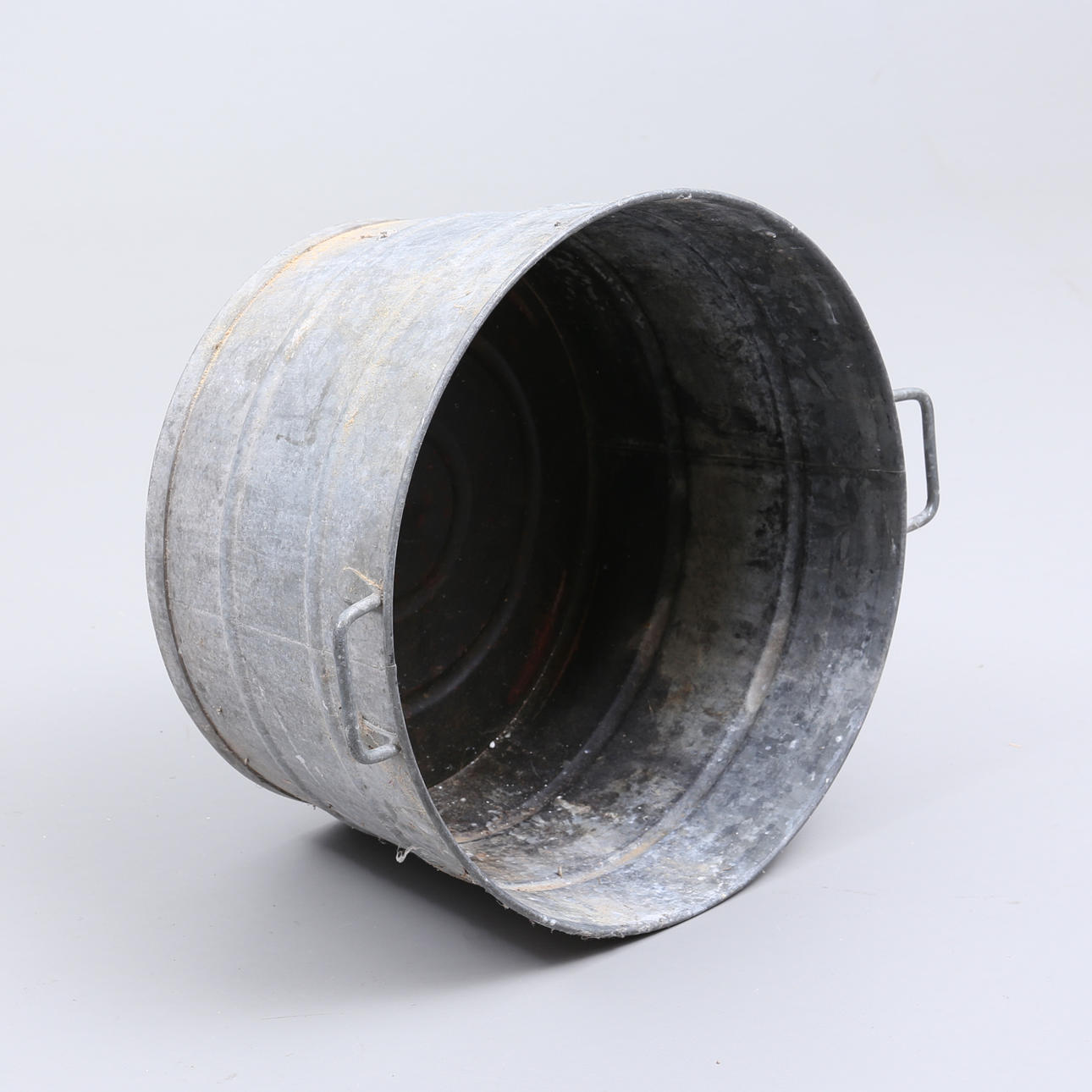 ZINKBALJA, 1900-tal. Silver & Metall - Övriga metallföremål - Auctionet