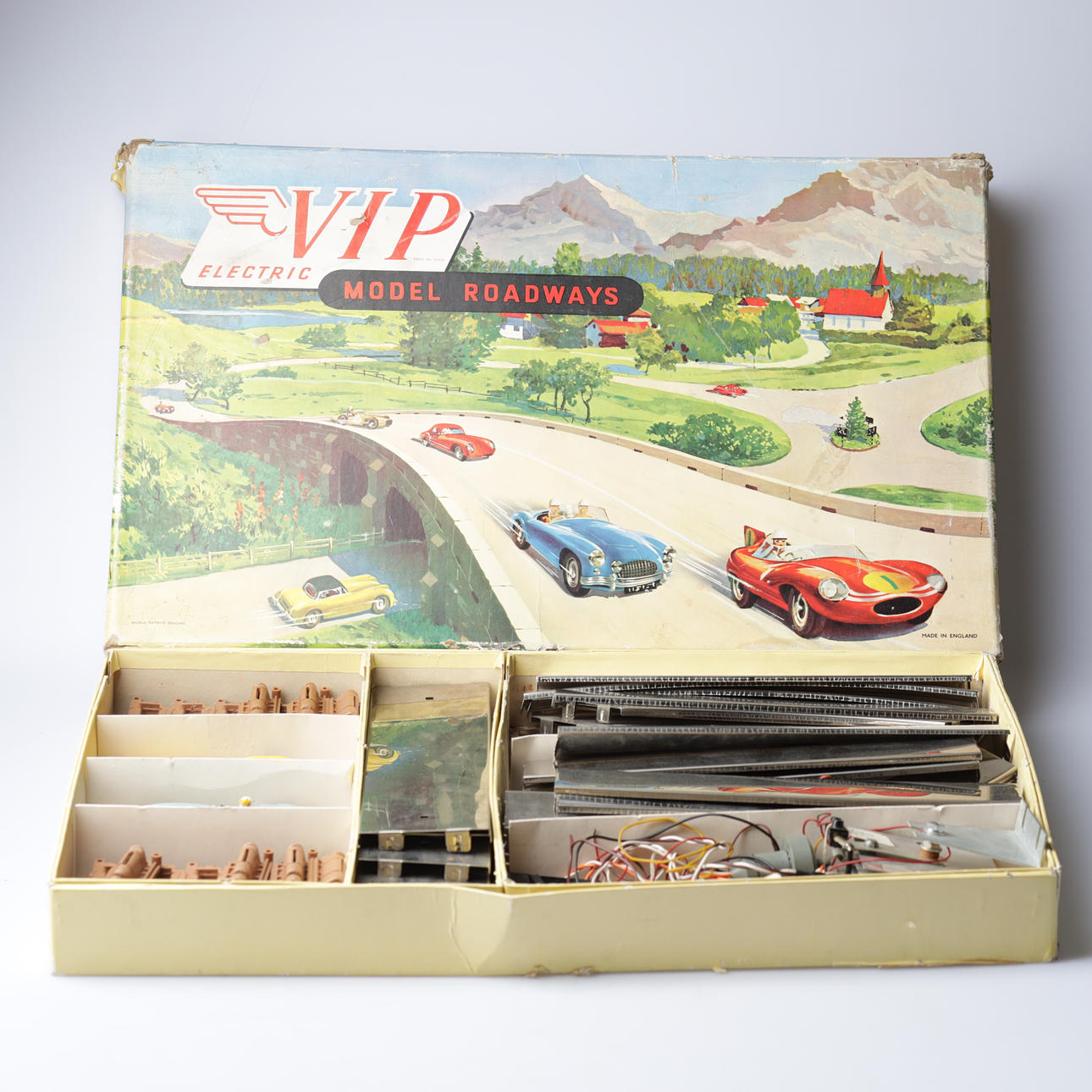ROADWAY, VIP Electric Model Roadways, 1950s. Toys - Toys - Auctionet