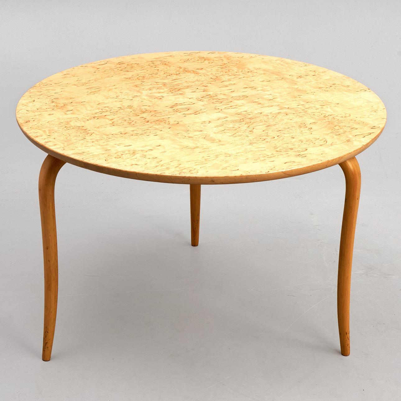 BRUNO MATHSSON. Soffbord, "Annika", Firma Karl Mathsson, Värnamo, 1962 ...