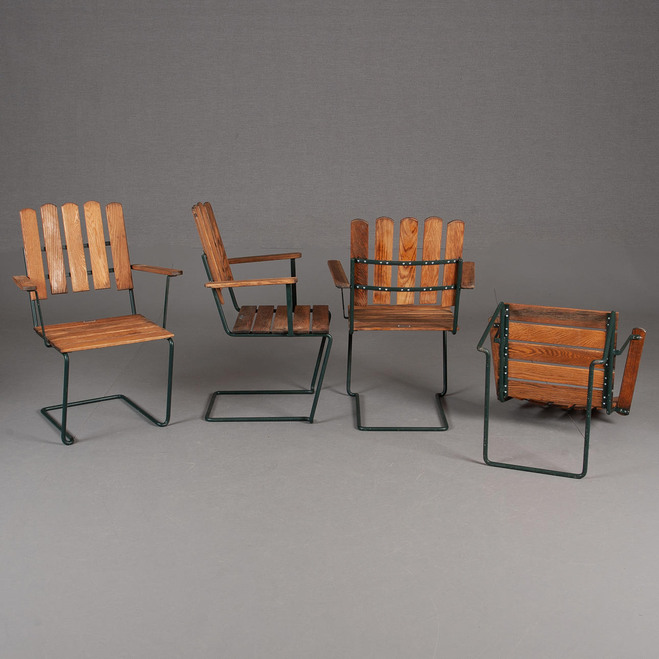 GRYTHYTTAN STOLAR. 4 st trädgårdsstolar, metall och trä. Trädgård ...