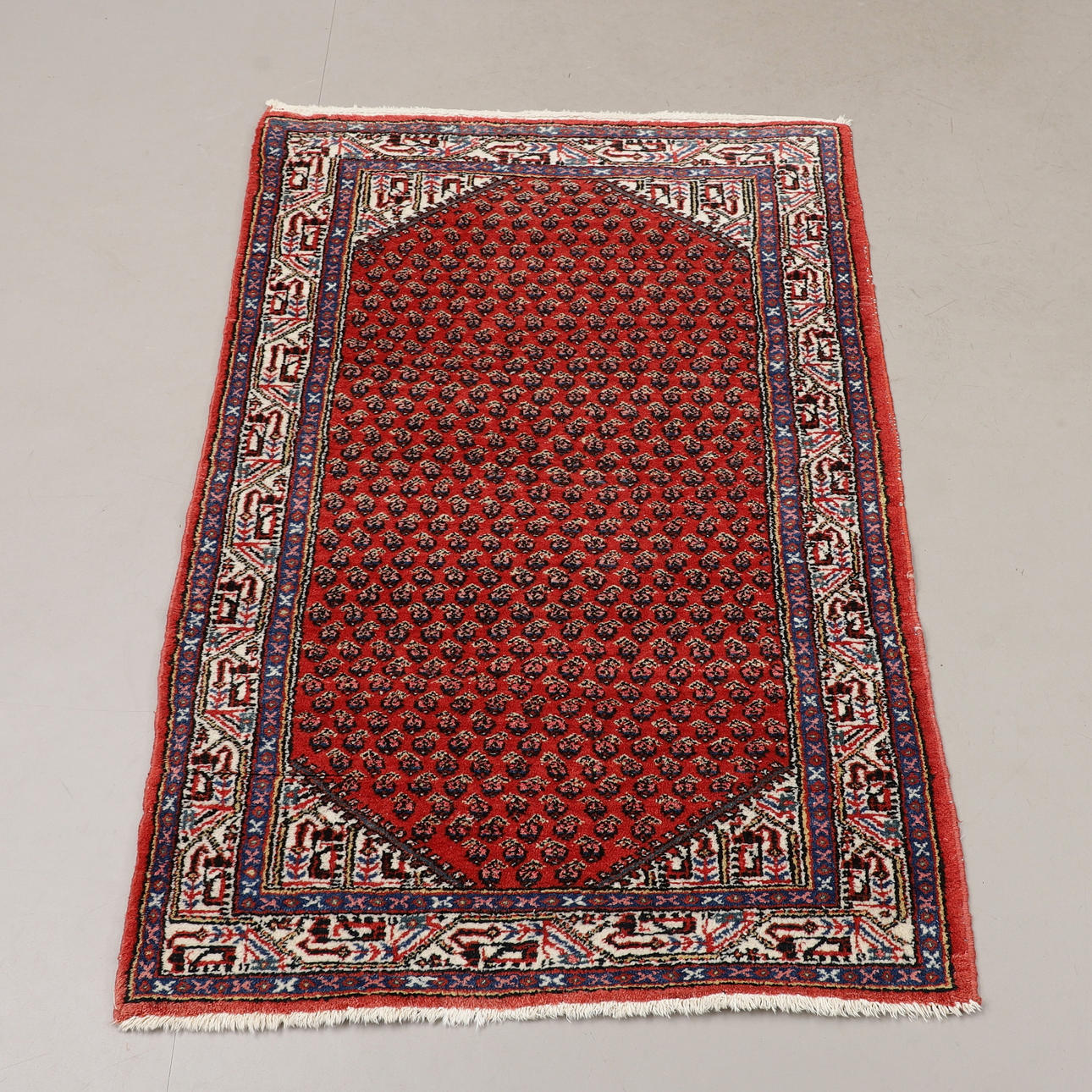 MATTA, Iran, 168 x 109 cm. Mattor & Textil - Mattor - Auctionet