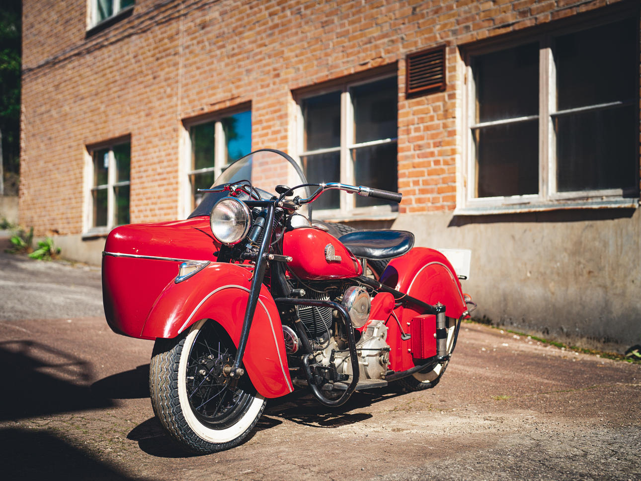 INDIAN, Chief Model 346 with Sidecar. Model year: registered as a 1947 ...
