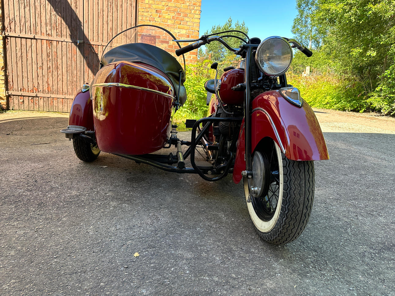INDIAN, Chief Model 346 with Sidecar. Model year: registered as a 1947 ...