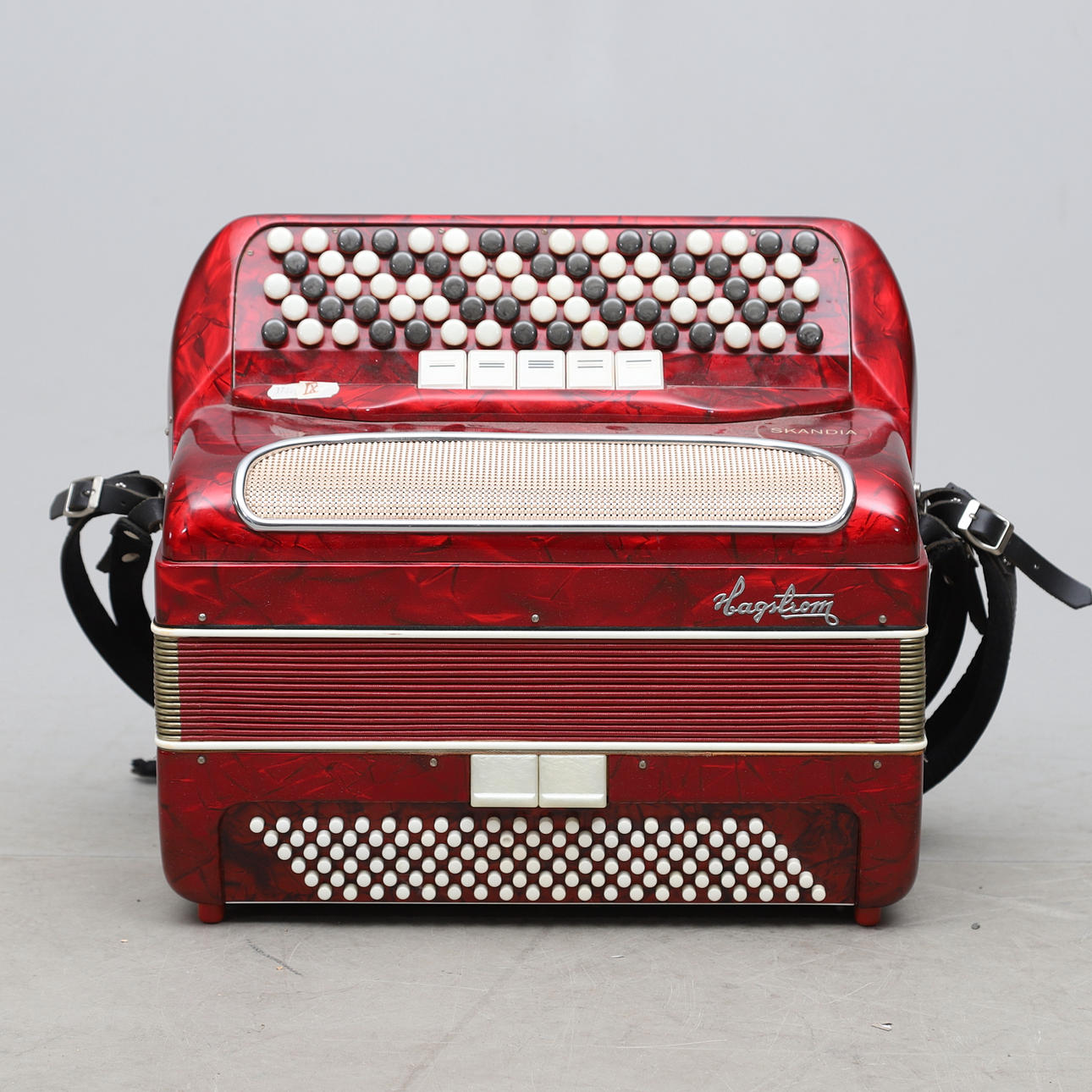DRAGSPEL, "Skandia", Hagström. Samlarföremål - Musikinstrument - Auctionet