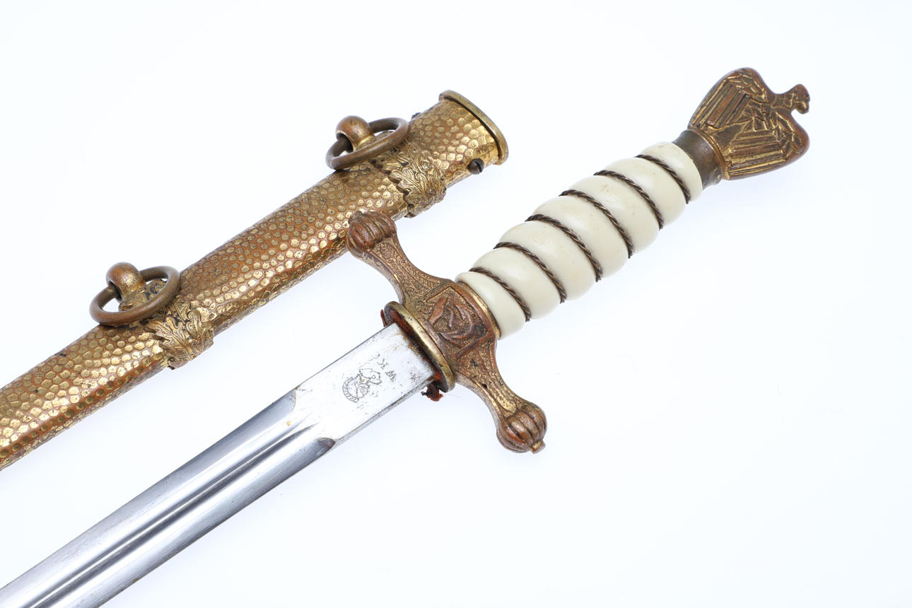 EN TYSK KRIEGSMARINE OFFICER DOLK FRÅN ANDRA VÄRLDSKRIGET. Vapen ...