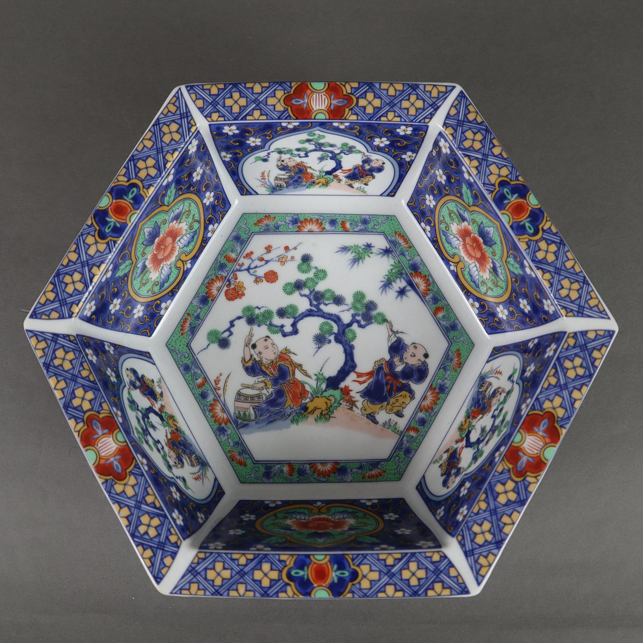 SKÅL - Japan, sent 1900-tal. Keramik & Porslin - Orientaliskt - Auctionet