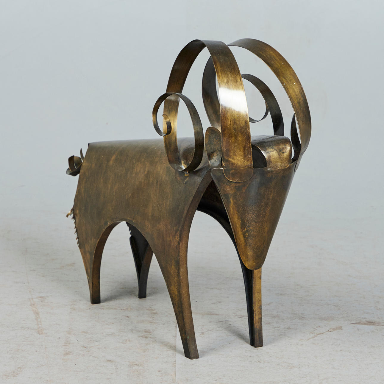 Figur/skulptur, tjur, metall. Konst - Skulptur - Auctionet
