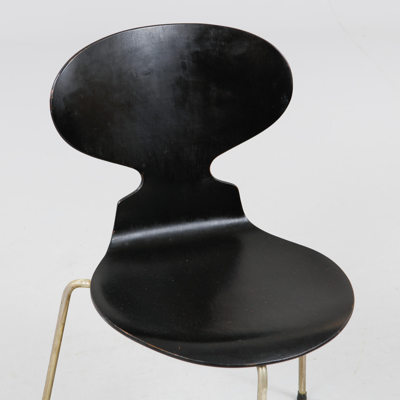 ARNE JACOBSEN. Stol, "Myran". Möbler - Fåtöljer & Stolar - Auctionet