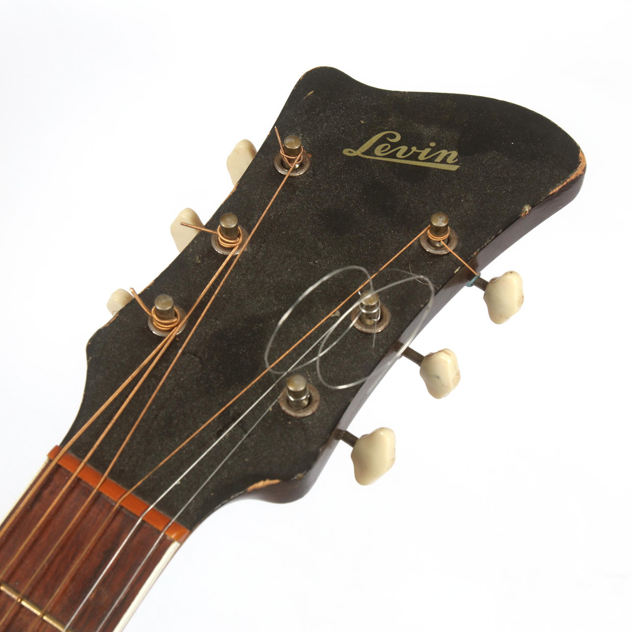 GITARR, akustisk Levin, 1950. Samlarföremål - Musikinstrument - Auctionet