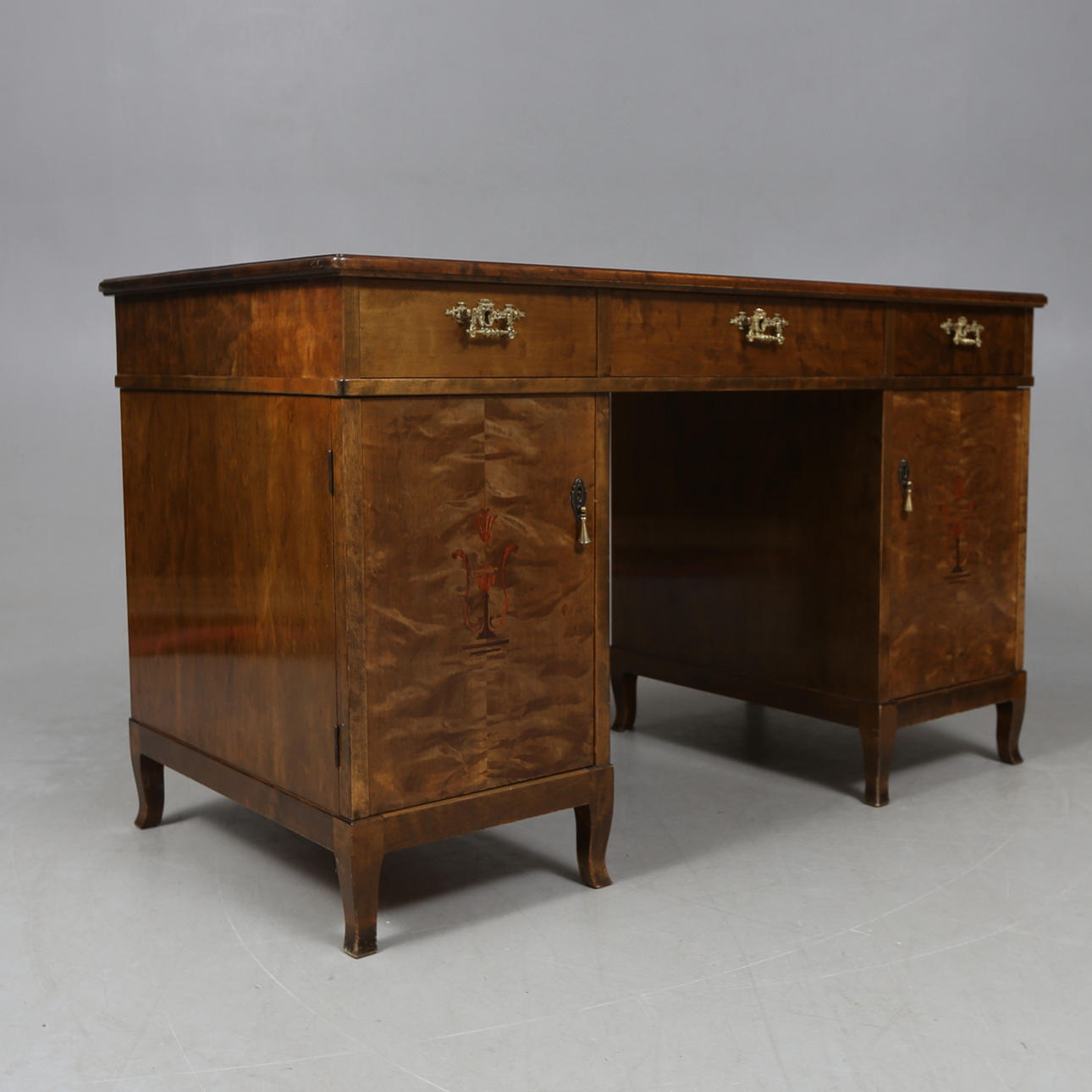 SKRIVBORD, 1930/40-tal. Möbler - Bord - Auctionet