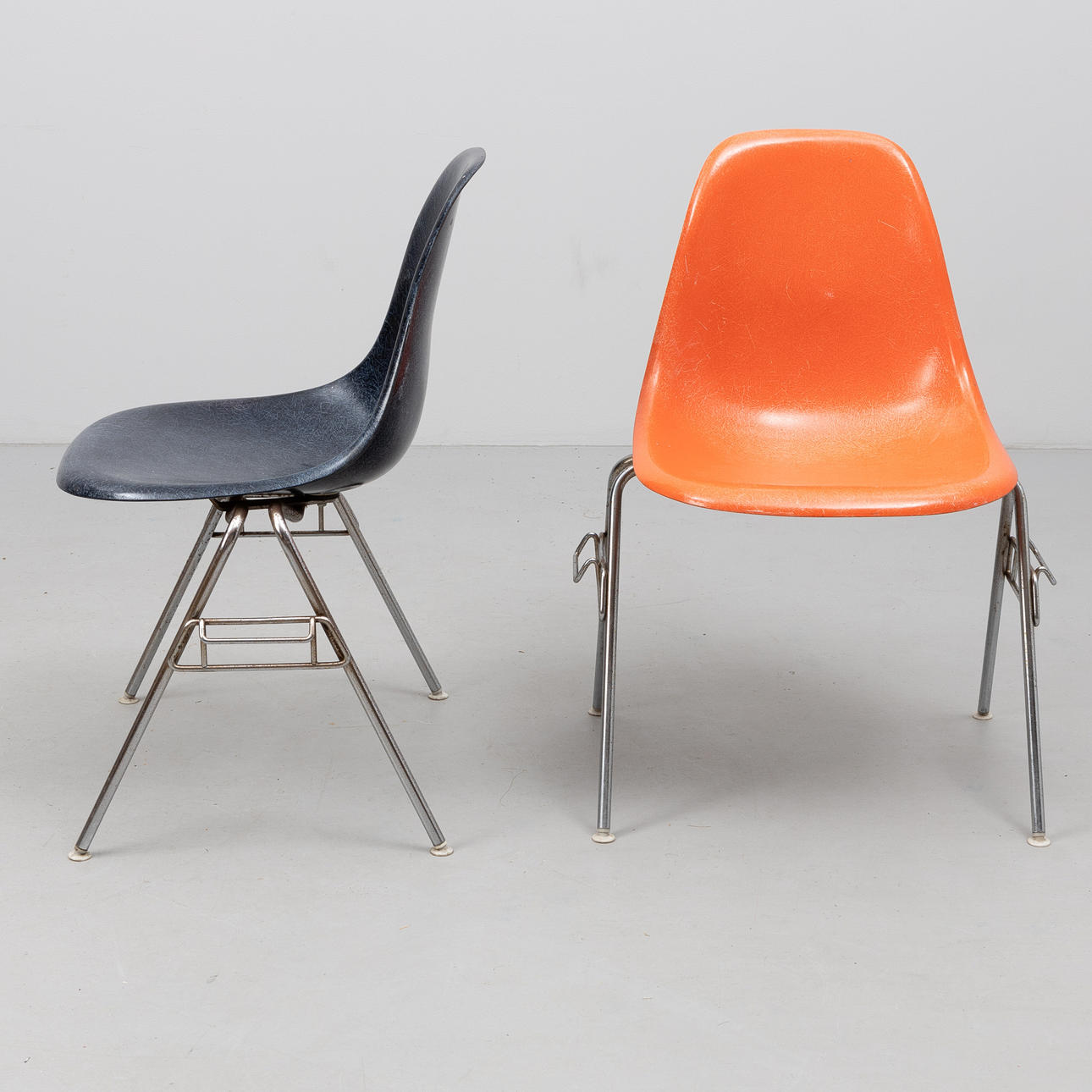CHARLES & RAY EAMES. Stolar, 4+4 st, "DSS", glasfiber, metall, Herman ...