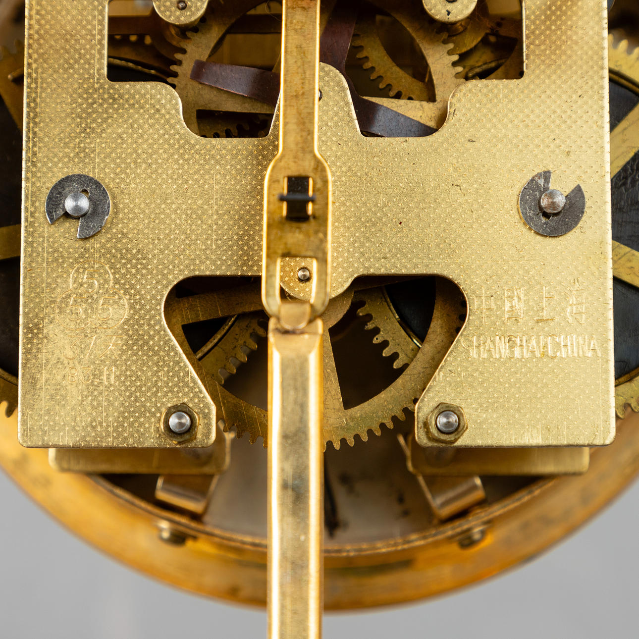 Large cloisonné clock, 555 Fabrik, Shanghai, 1983. Asiatica - Auctionet