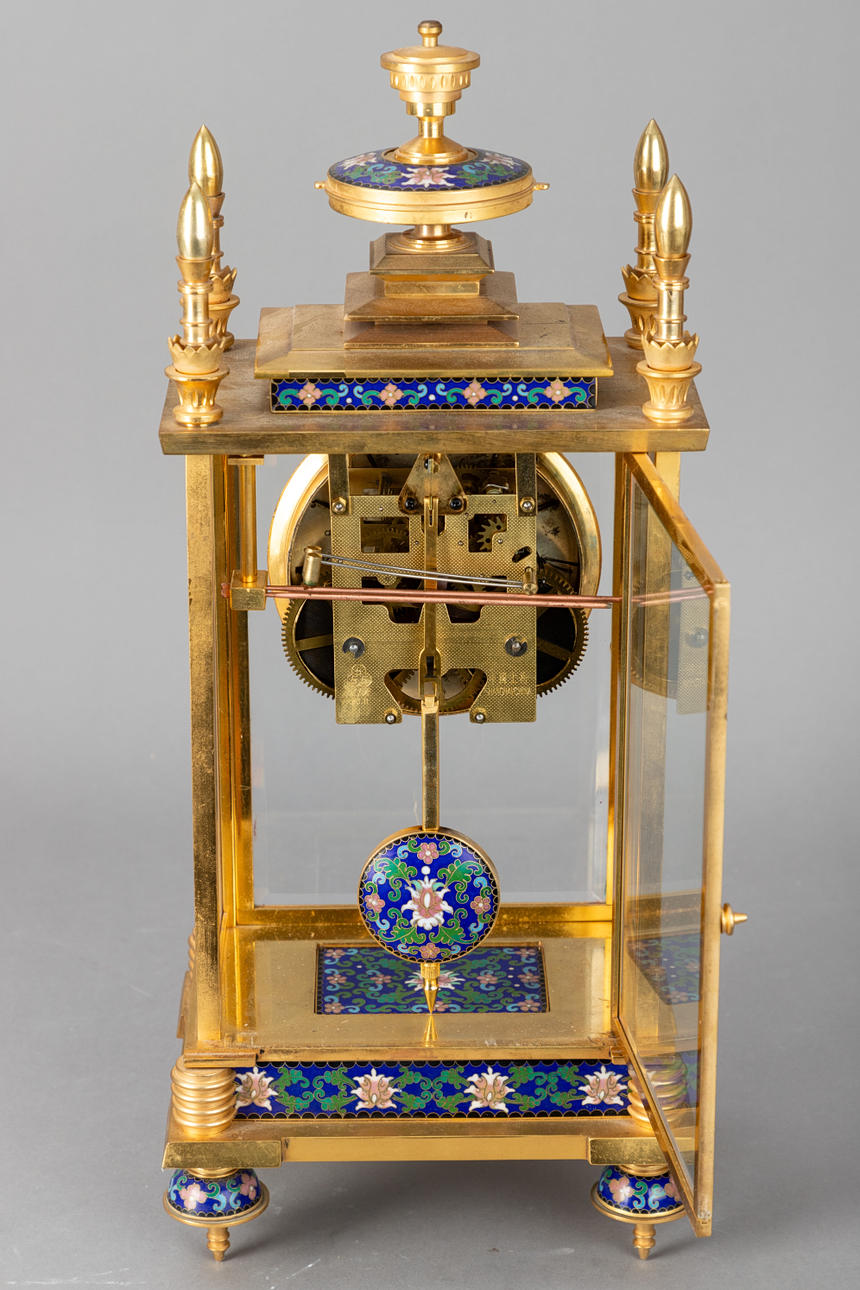 Large cloisonné clock, 555 Fabrik, Shanghai, 1983. Asiatica - Auctionet