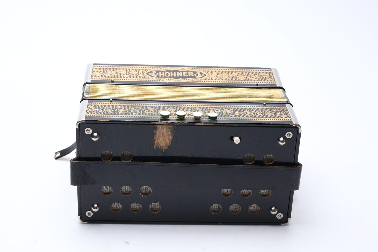 DRAGSPEL, Hohner. Samlarföremål - Musikinstrument - Auctionet