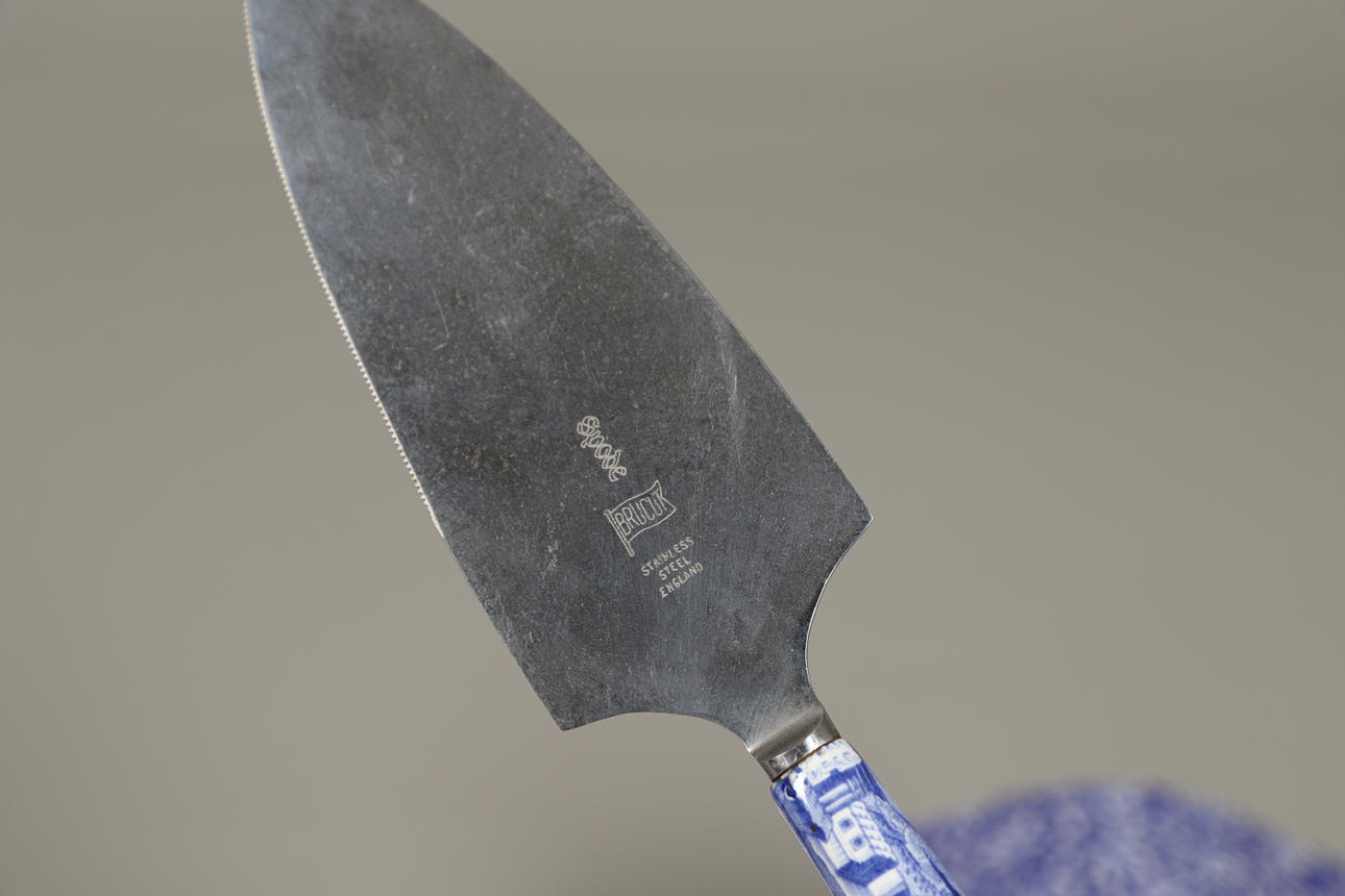 ITALIAN SPODE CLOCK & OTHER MODERN ITEMS. Ceramics & Porcelain ...