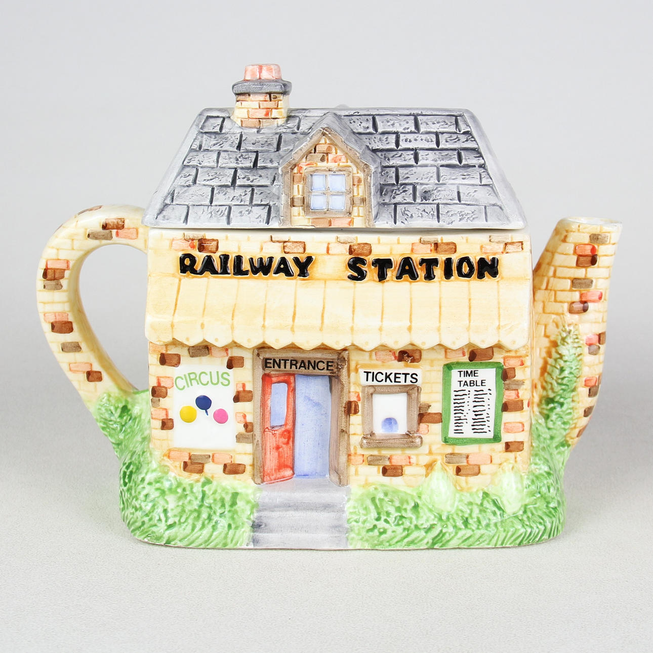 ANNE ROWE. FYRA NYA TEKANNOR. Keramik & Porslin - Europeiskt - Auctionet