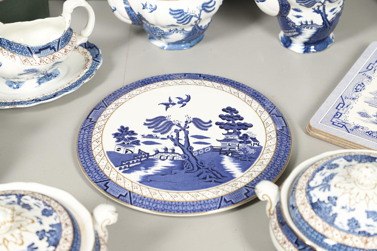 LARGE QTY OF BOOTHS DINNER, TEA & COFFEE WARE - WILLOW PATTERN ...