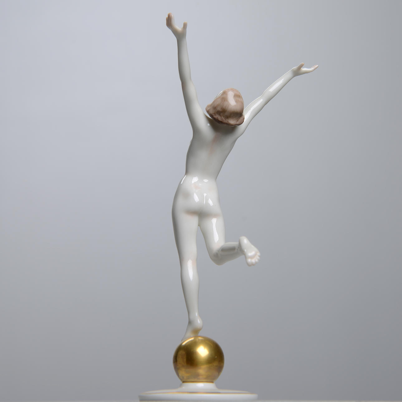 KARL TUTTER. An Art Deco figurine “Sun Child”, Hutschenreuther, Germany ...
