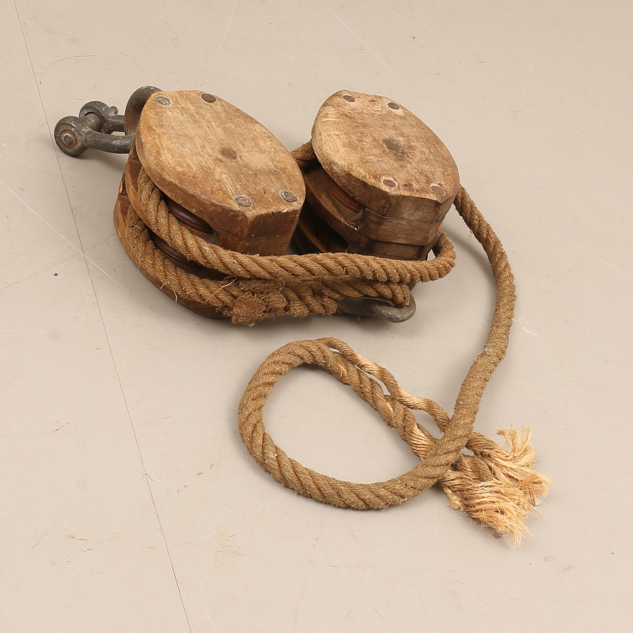 TALJA/BLOCK, trä och metall. Samlarföremål - Teknika & Nautika - Auctionet