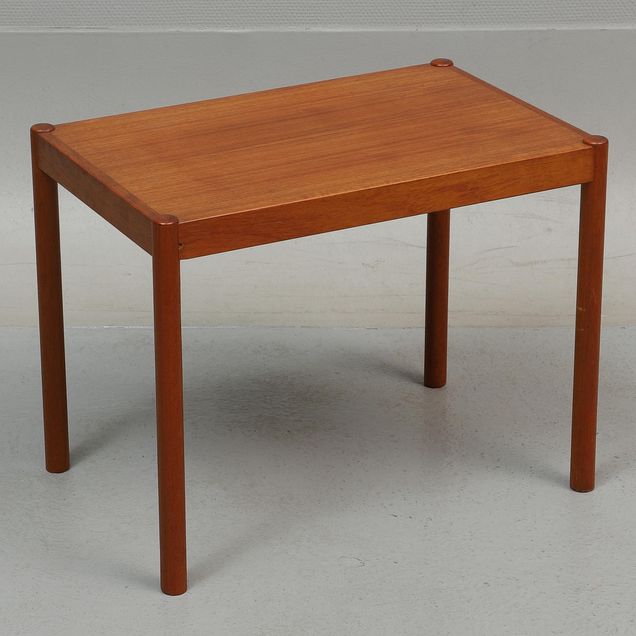 BORD, teak, 1950/60-tal. Möbler - Bord - Auctionet